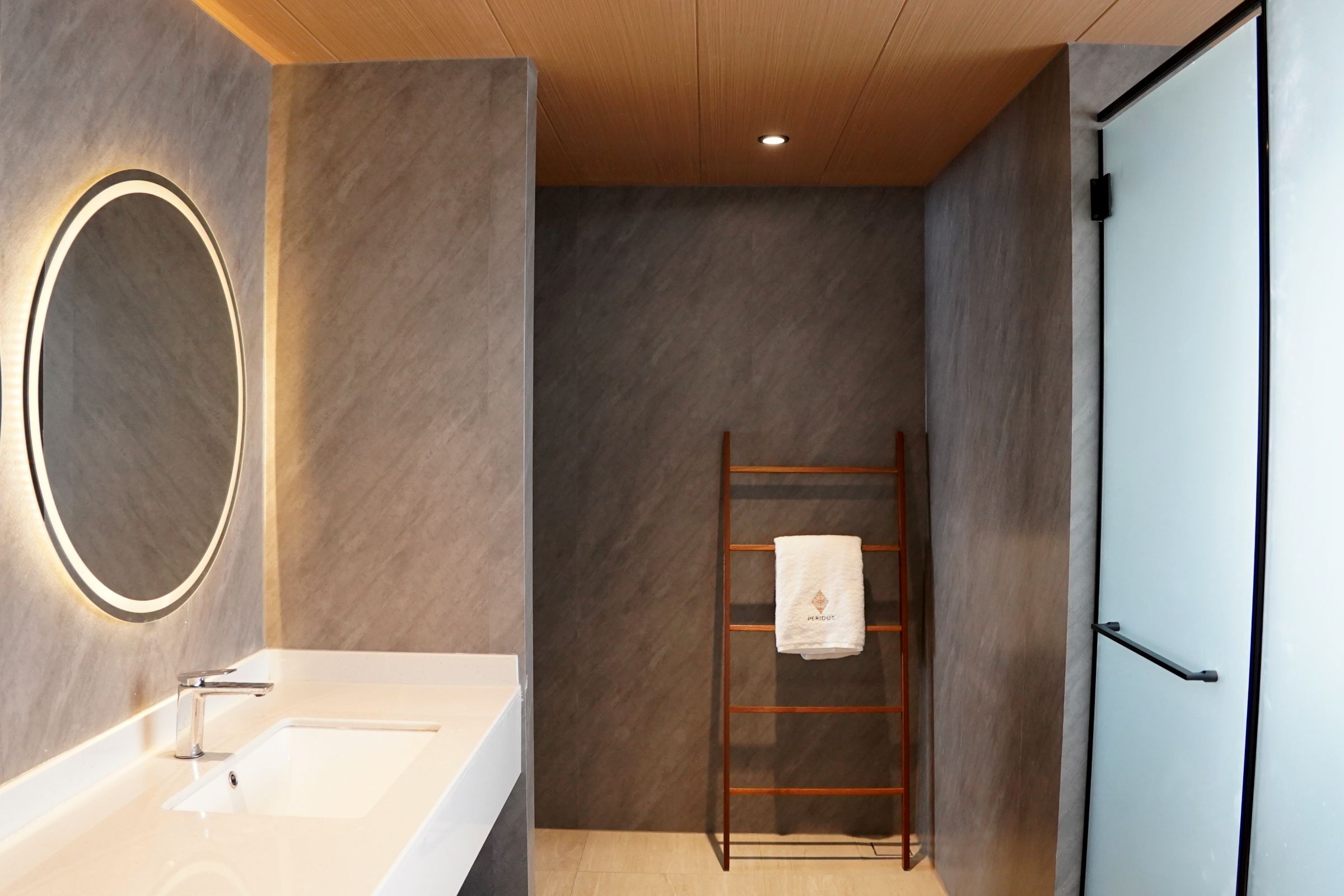 COURTYARD SUITE - YOUR ESCAPE AWAITS